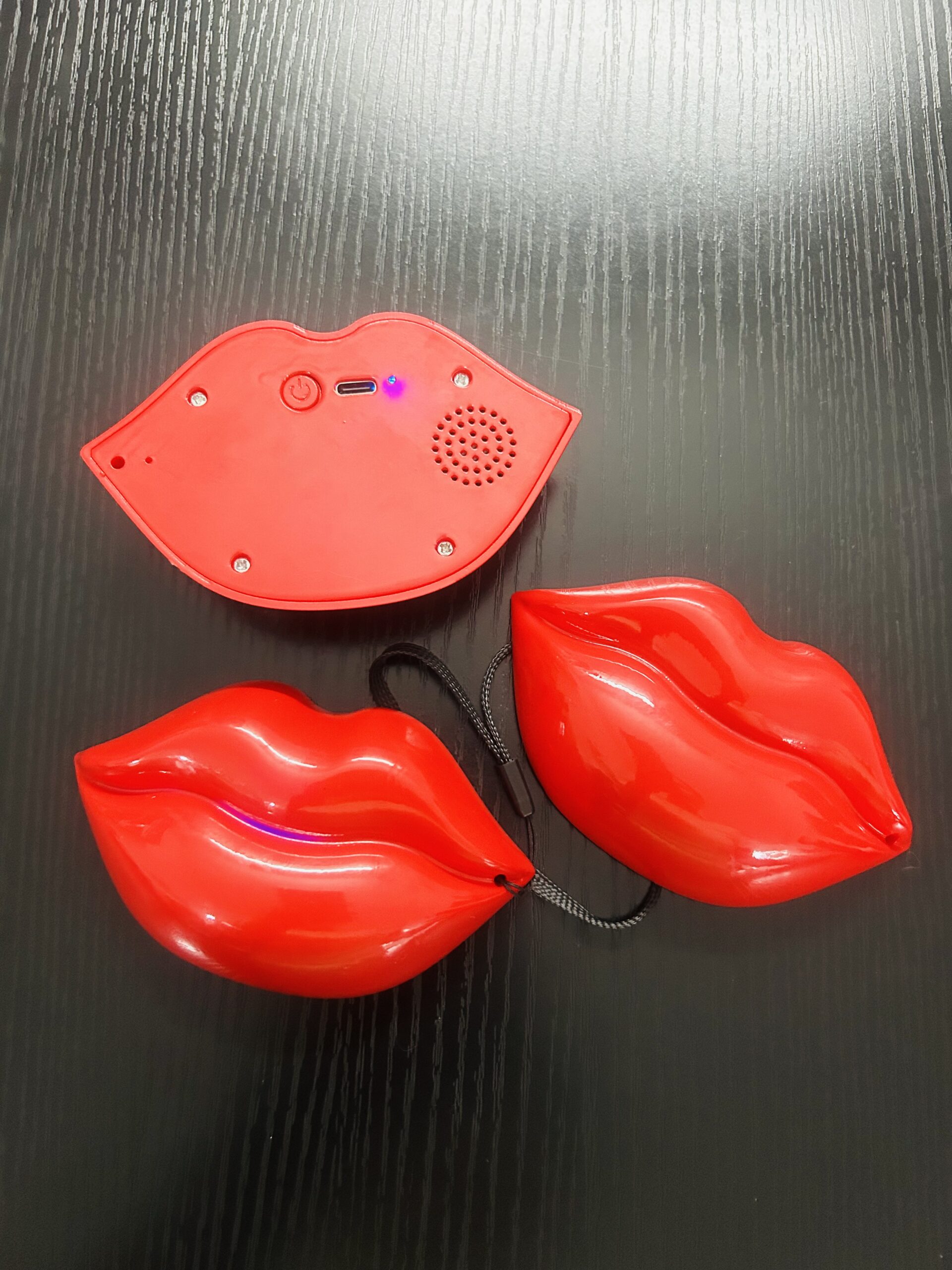 New Design-red lip speaker phone - LBYspeaker- China Best Gift Toy and ...